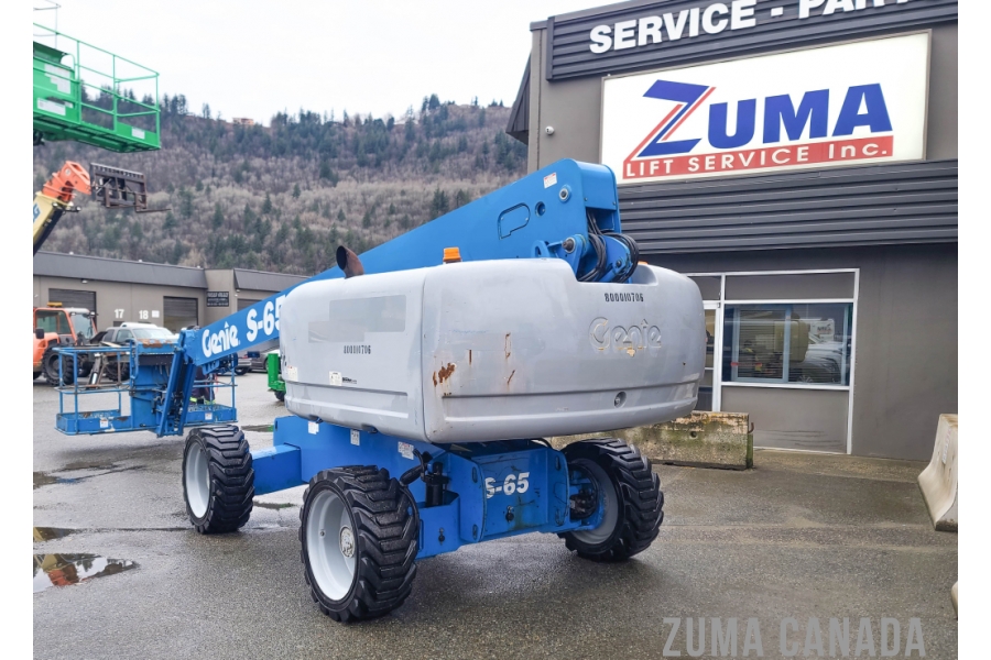 2014 Genie S65 Boom Lift